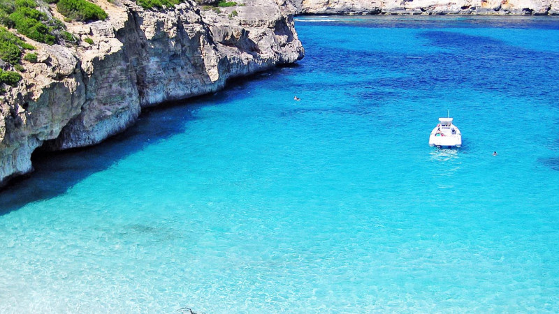 Holiday Destinations in Majorca, Lanzarote or Cádiz | HIPOTELS